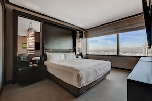 Roupa de alta qualidade, camas de colchão pillowtop, minibar 