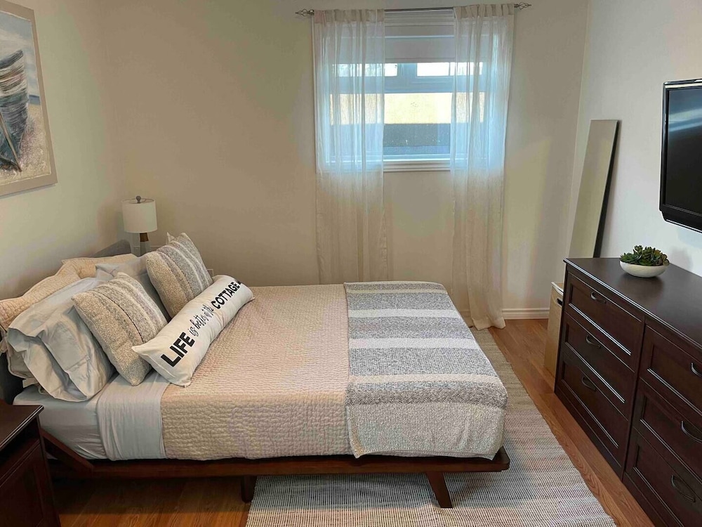 Lakeside Loft Located In Port Severn - Midland
