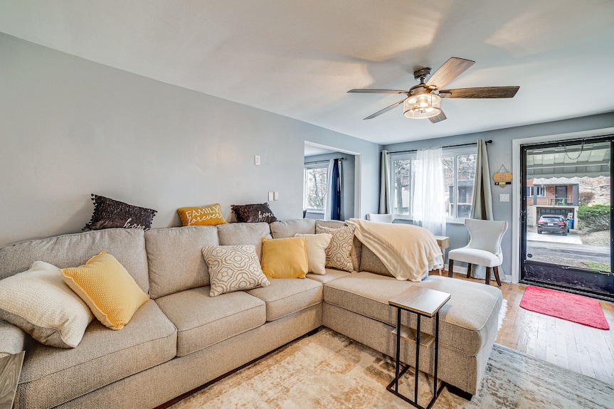 Penn Hills Home ~ 11 Mi To Pittsburgh - Monroeville, PA