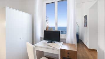 Apartamento Panorâmico, varanda, vista para o mar | 4 quartos, secretária, ferro/tábua de engomar, Wi-fi grátis