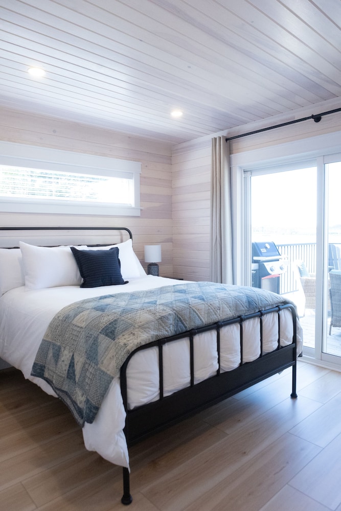 Saltwater Song Beach House - New London | Vrbo