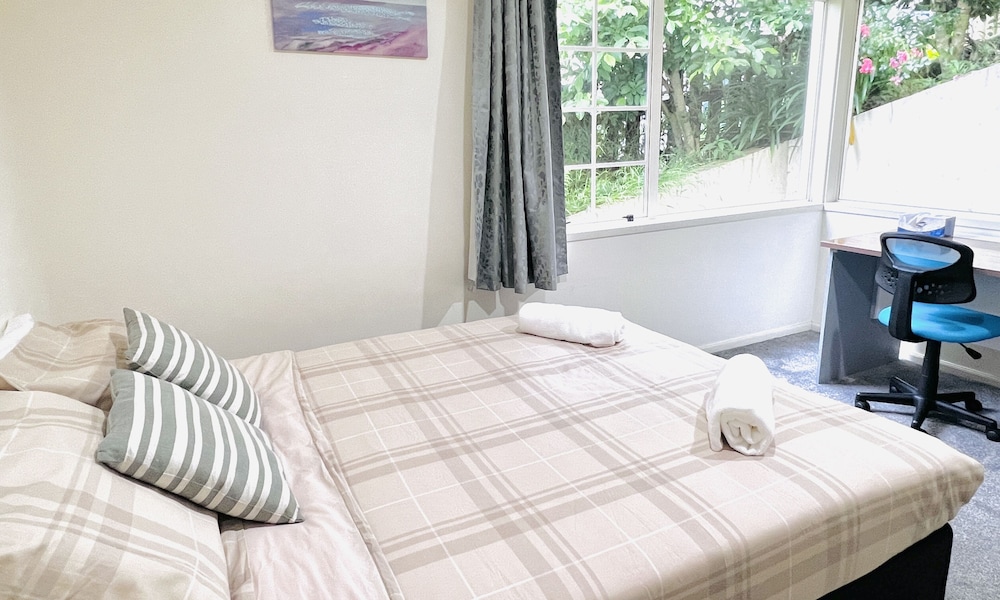 Lakeview Mountain-view 3br Home Close To Rotorua Centre - Rotorua