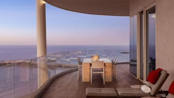 Suite Presidencial, 1 cama king-size, varanda, vista para o mar | 1 quarto, minibar, cofre no quarto, secretária