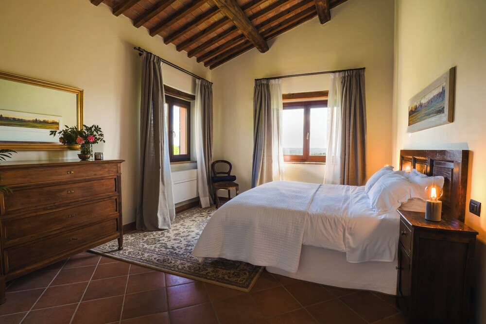 Luxury Villa, Breathtaking Views in the Heart of Italy - Monte Vibiano ...