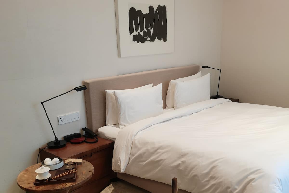 Quarto premium | 1 quarto, frigobar (abastecido com itens grátis), escrivaninha