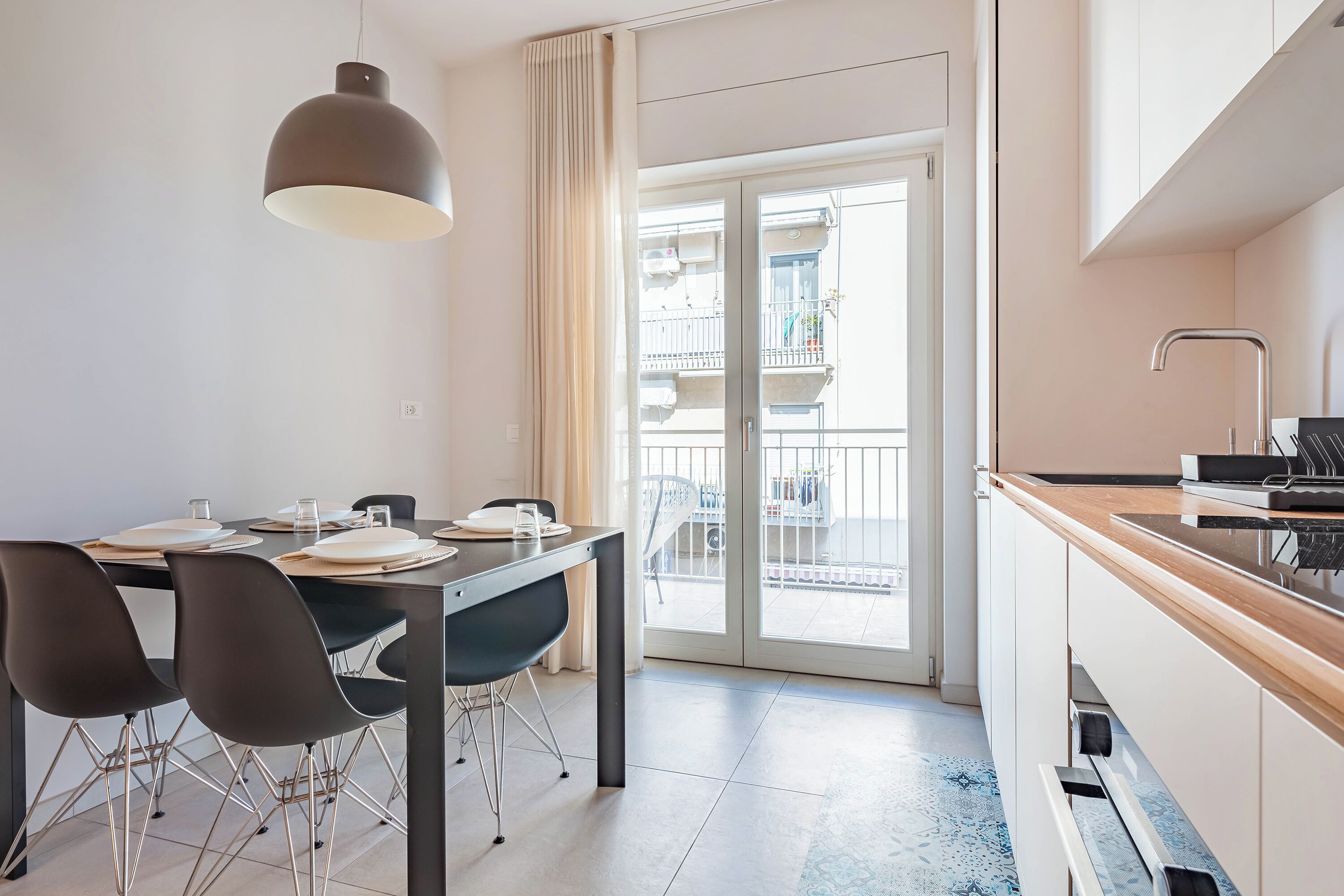 Geladeira, fogão, cooktop, lava-louças