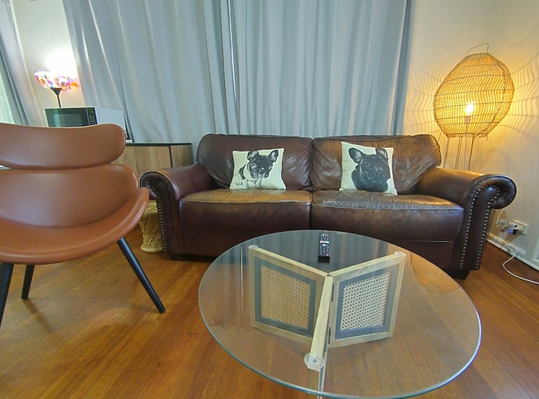 Timeless Allure Near Train Station And Costco - 貝斯沃特