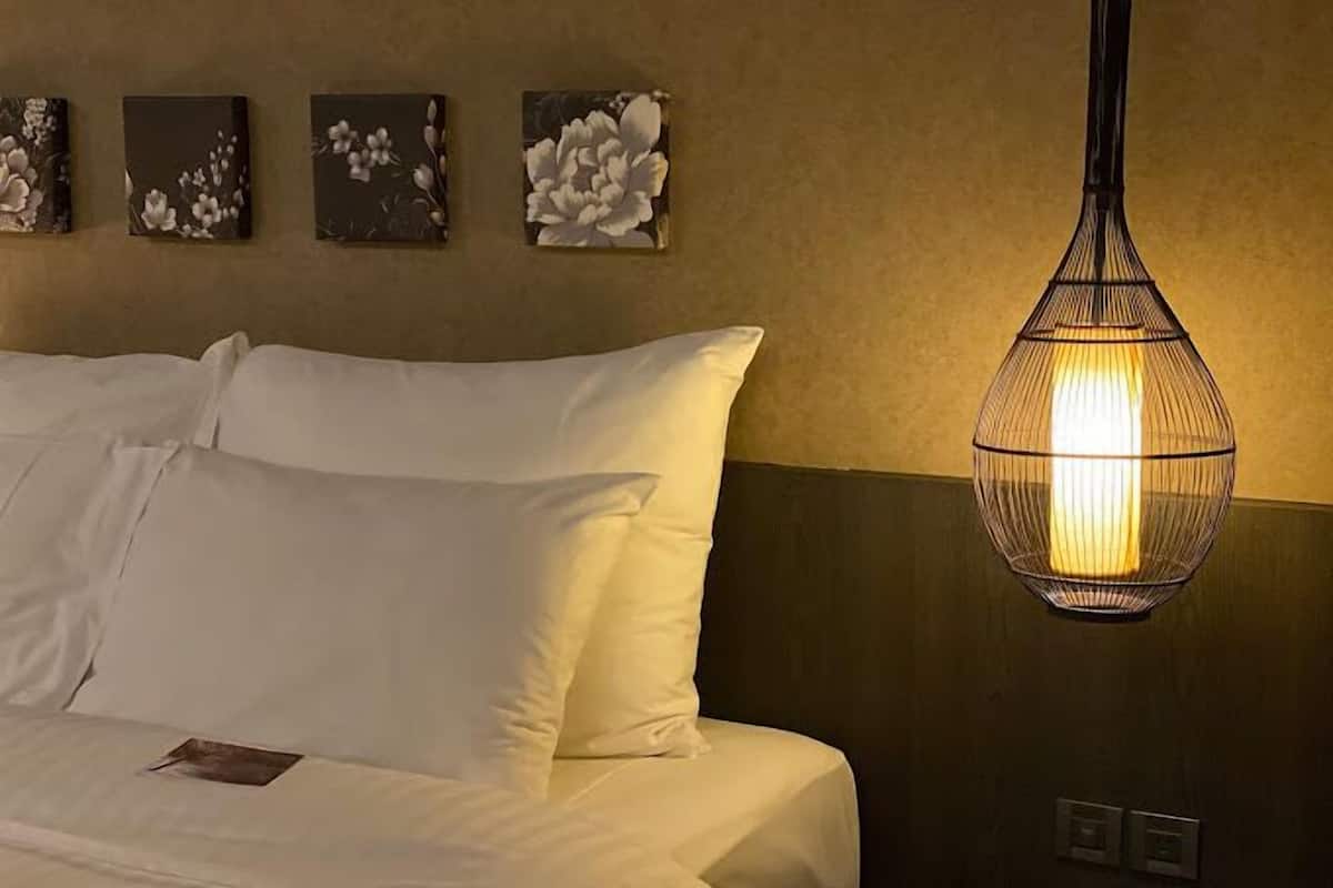 Quarto casal luxo | Quartos à prova de som, ferros/tábuas de passar roupa, Wi-Fi de cortesia