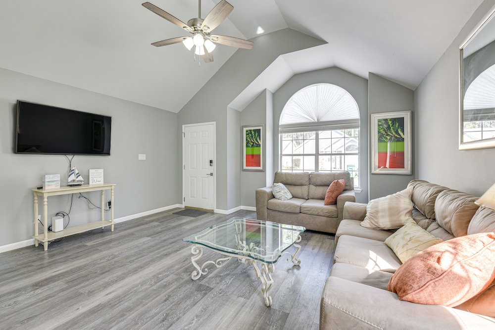 Charming Fort Walton Beach Home: 6 Mi To Ocean! - Fort Walton Beach, FL