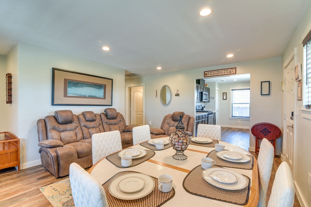 Galveston Vacation Home: 2 Mi To Galveston Beach! - Galveston, TX
