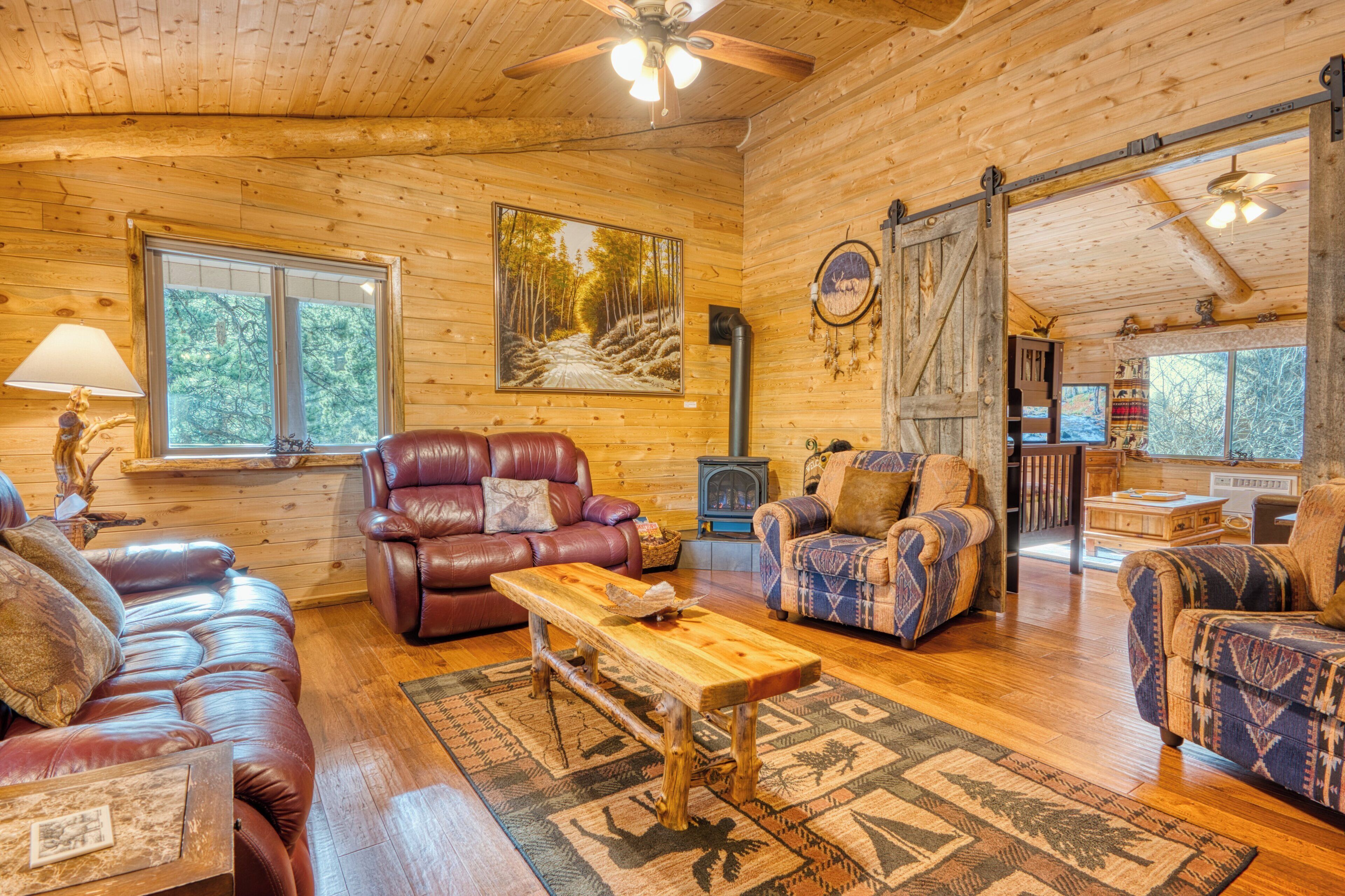 Serene Sunrise Cabin: 3br Retreat, Steps From Pine Haven, Amenities Galore - Estes Park, CO