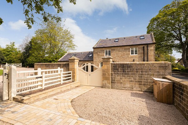 Romantic Luxury 1-bed Cottage In Alnwick - Scotland