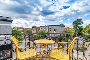 Apartamento standard, 4 quartos, sacada | Terraço/pátio