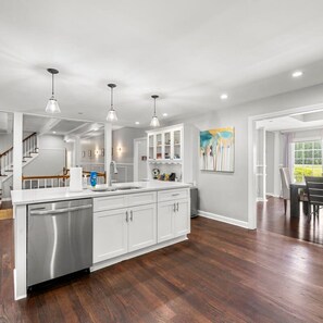 Casa | 5 quartos, ferro/tábua de engomar, internet de alta velocidade 