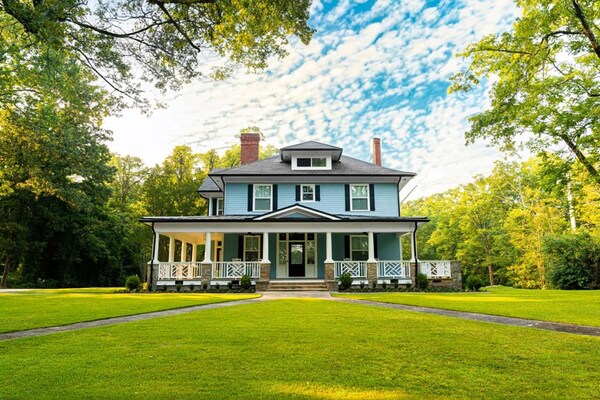 Beautiful Home Located In Historic Norcross - Roswell, GA