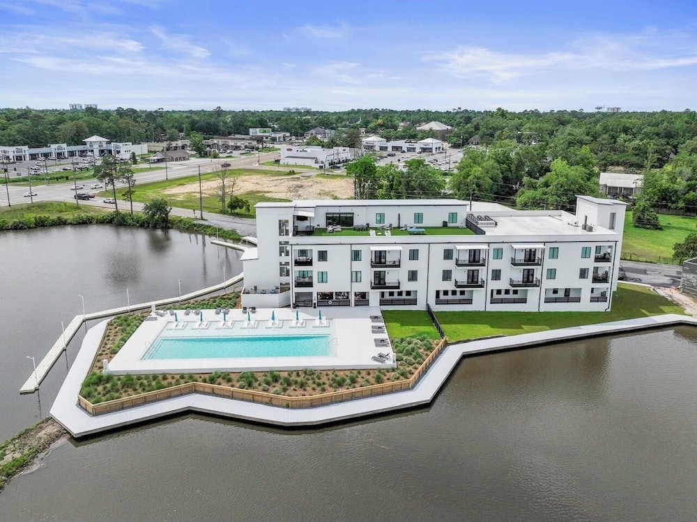 Handsboro Pointe Condo & Suites - Gulfport, MS