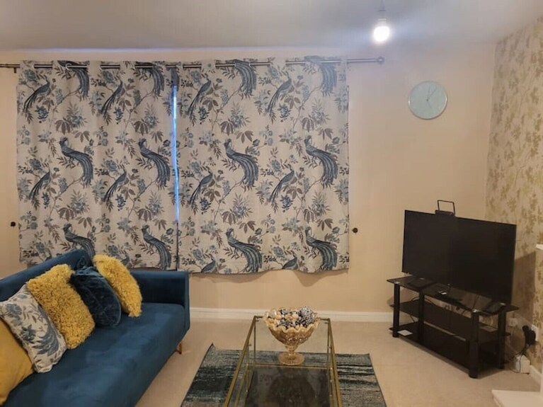 Lovely Apartment With Free Parking & Wi-fi\n - Sutton Coldfield