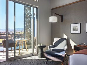 Roupa de alta qualidade, camas de colchão pillowtop, cofre no quarto 