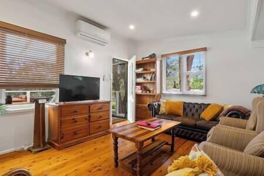 Blue Haven Gypsy Paradise - Cottage Plus Caravans - Newcastle