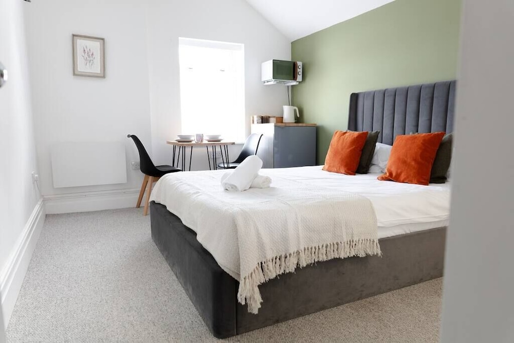 Bay City Studio Apartments In Cardiff - Castell Coch