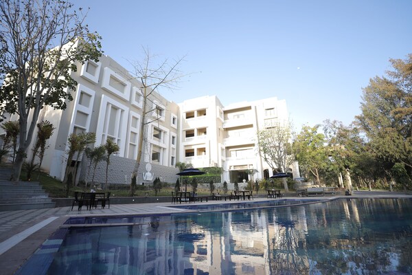 Essentia Luxury Resort & Spa Udaipur - Udaipur