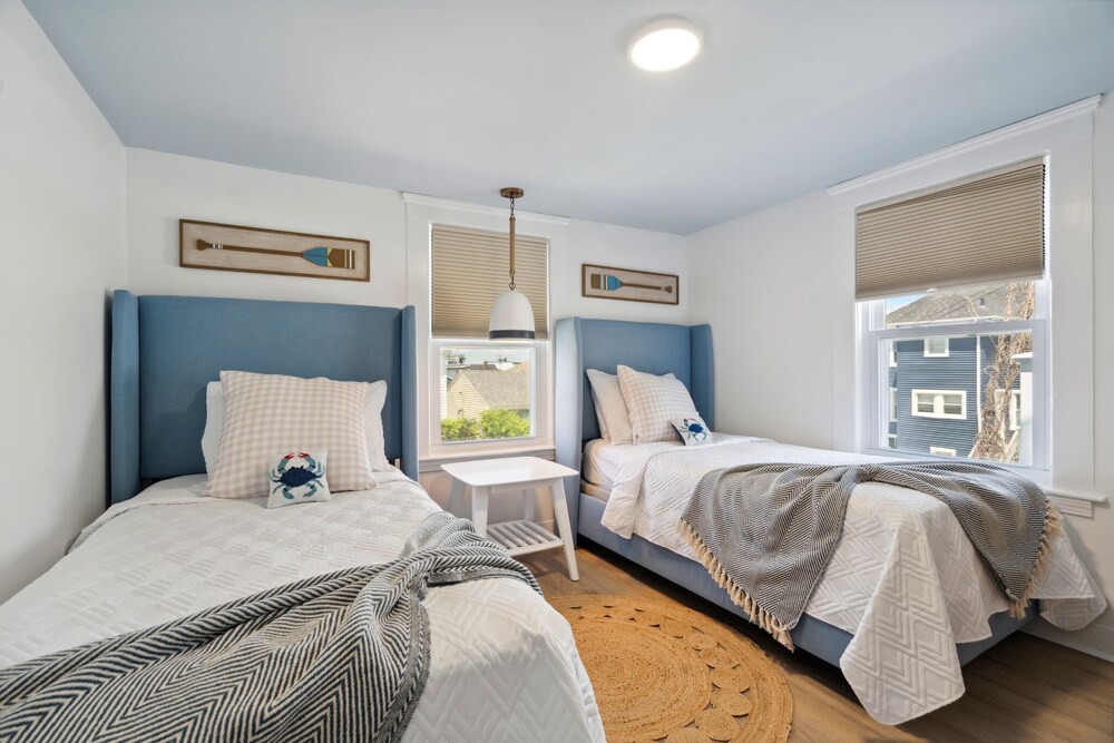 Deck | Steps To Beach | Updated Kitchen & Bath - Seabrook, NH