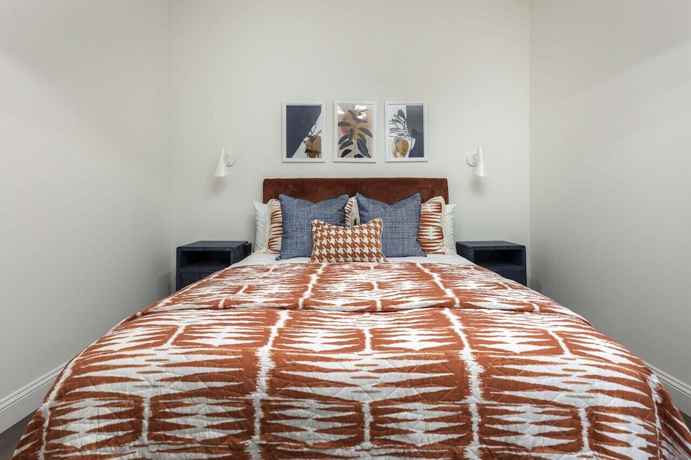 Bourbon Loft. 5 Bed/2 Bath By Hollyhock Suites - ルイビル, KY