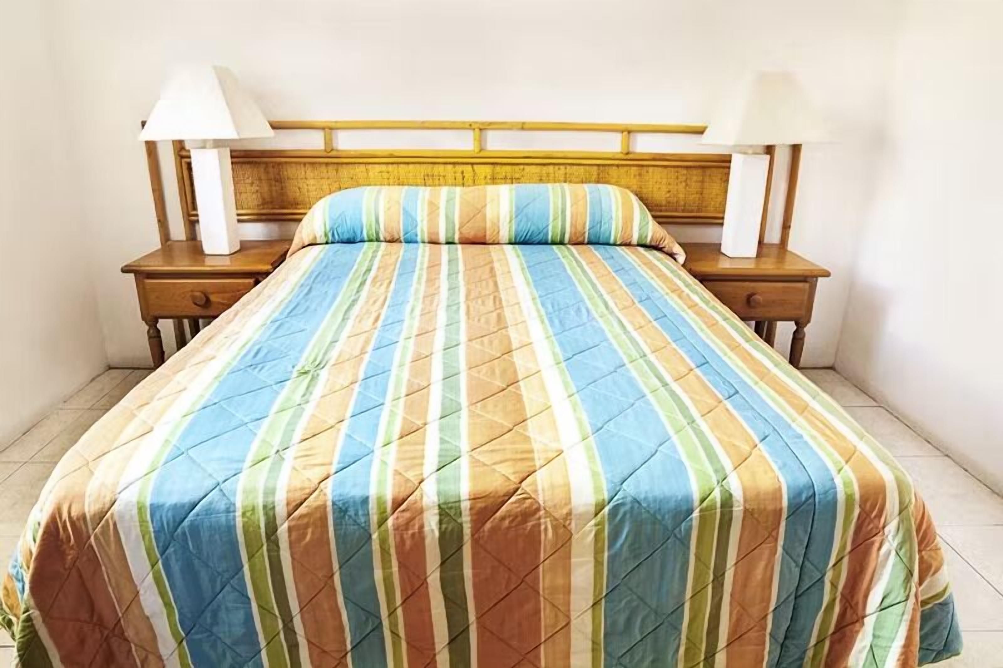 Island Stay W/ Full Kitchen & Breathtaking Vistas | Pool | 10 Min Walk To Beach - Barbados