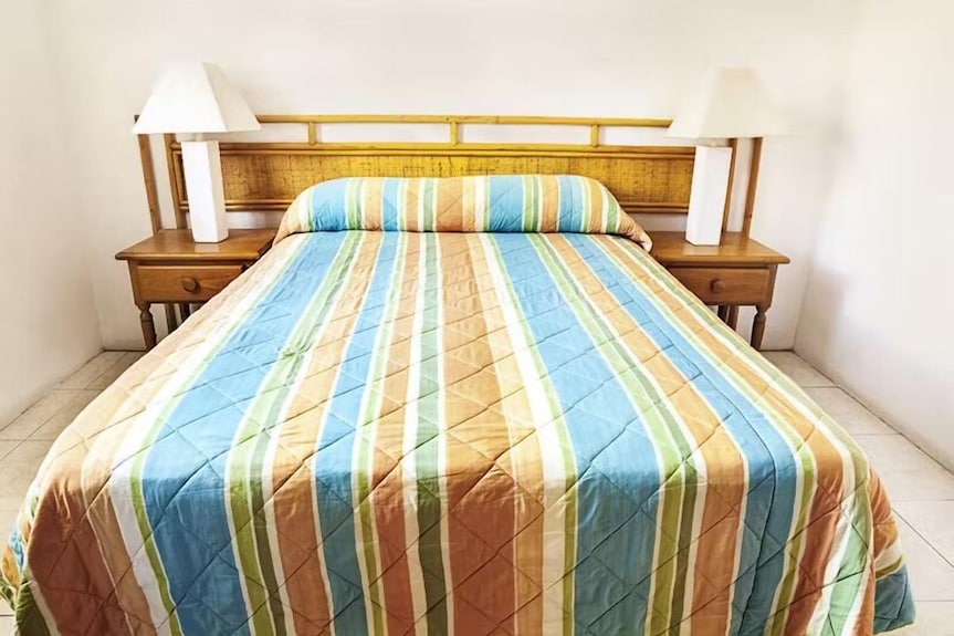 Island Stay W/ Full Kitchen & Breathtaking Vistas | Pool | 10 Min Walk To Beach - Barbados