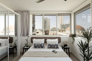 One Bedroom Superior Apartment with City or Sea View | Wi-fi grátis, roupa de cama fornecida