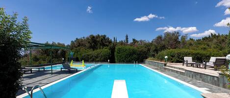 Piscina exterior sazonal