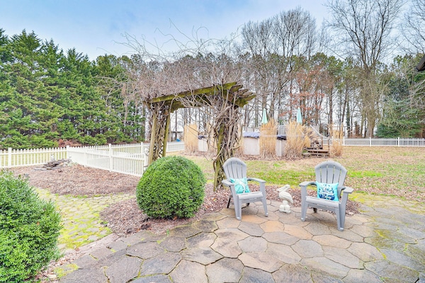 Spacious Trappe Getaway W/ Outdoor Pool & Gazebo! - Easton, MD