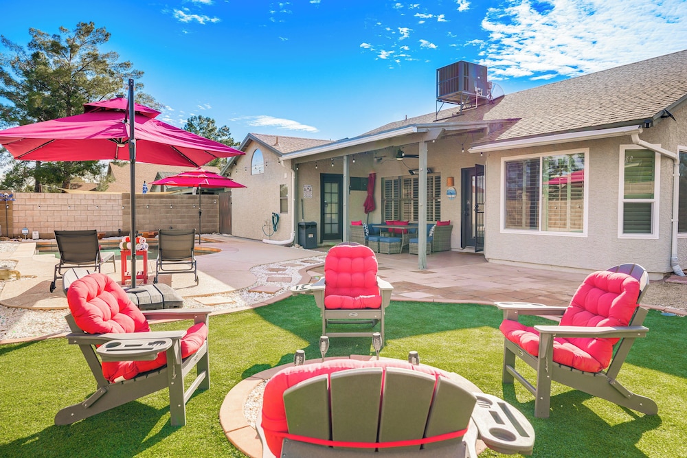 Lovely Gilbert Home W/ Heated Pool: 3 Mi To Dtwn! - Chandler, AZ