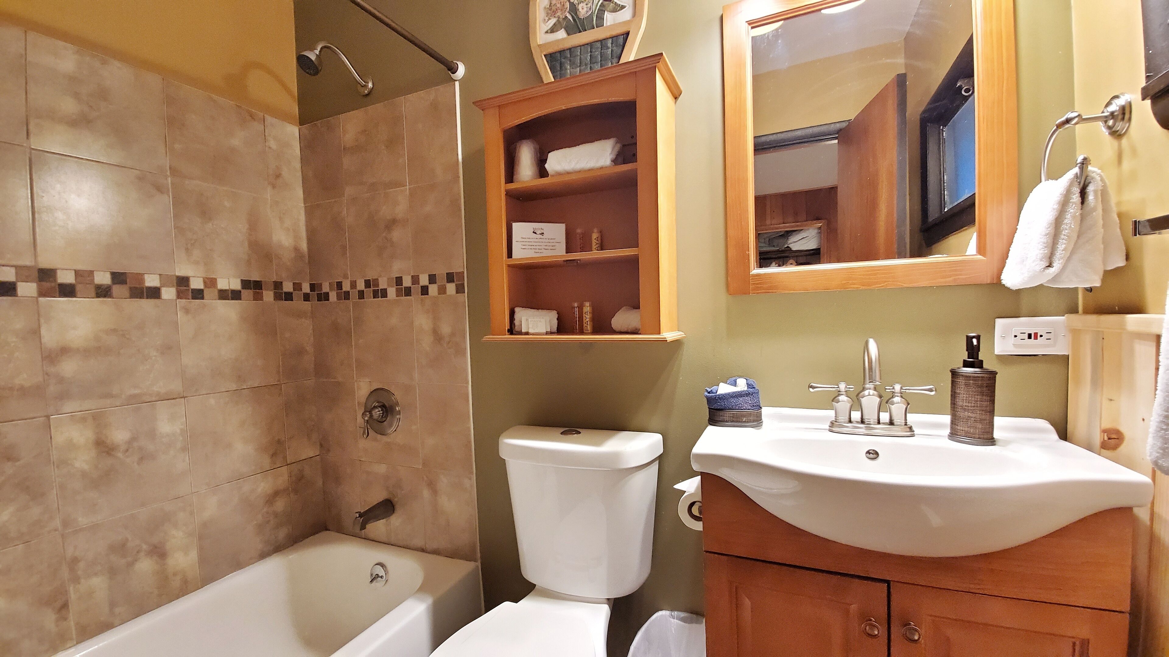 Come Stay At The Rustic River Lodge For Unbelievable Views! - Estes Park, CO