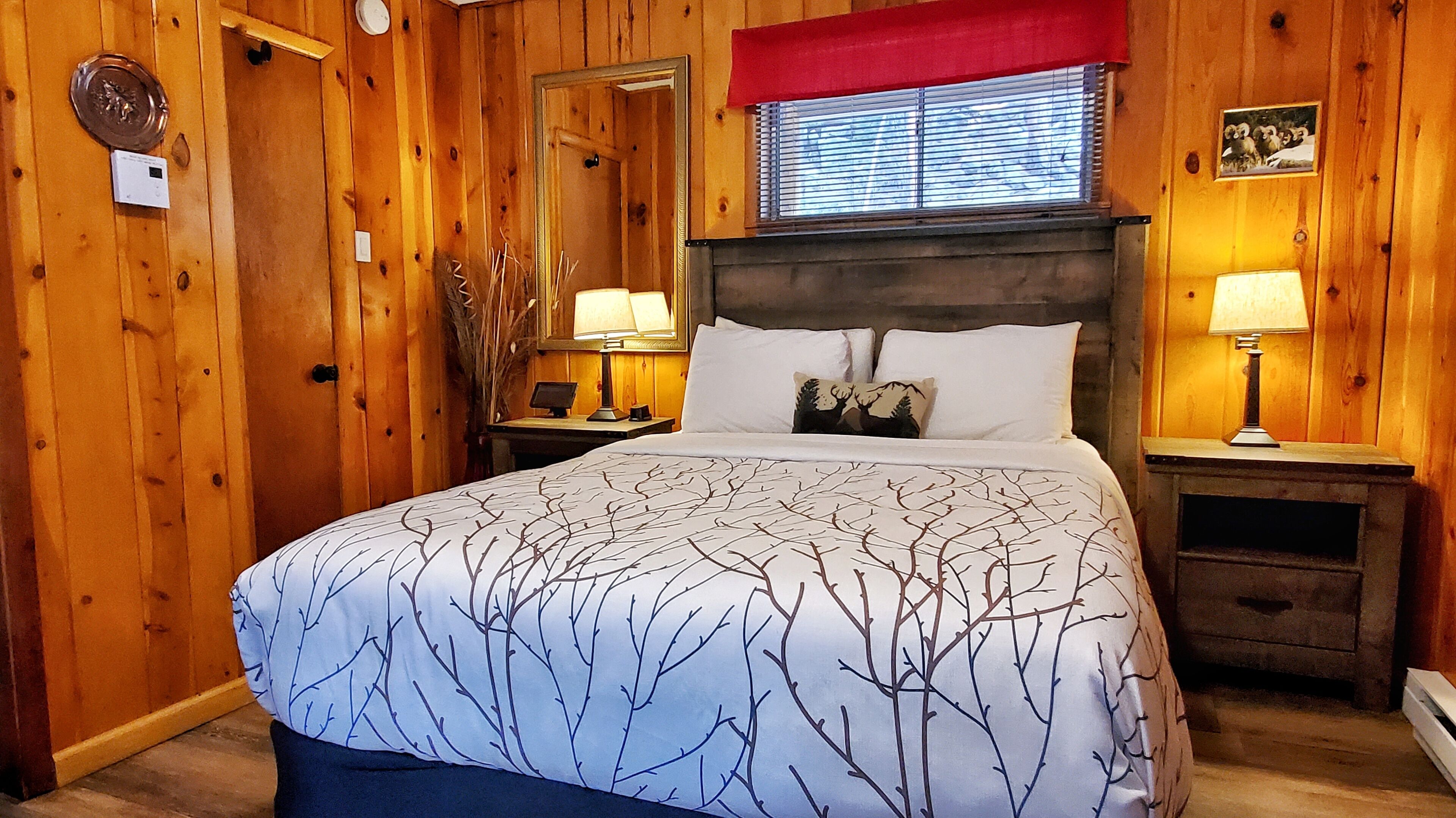 Come Stay At The Rustic River Lodge For Unbelievable Views! - Estes Park, CO