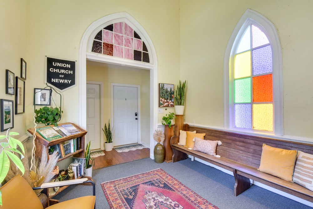 Newry Retreat In Converted Church W/ Shared Patio! - 克萊姆森