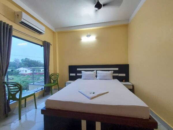 Bluestone Hotel & Restaurant - Mandarmani