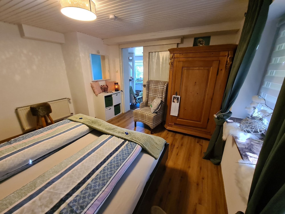 Ferienwohnung Gartenblick 50qm Mit Terrasse, Garten, Kamin Und Offener Küche Mit Theke - Bestwig