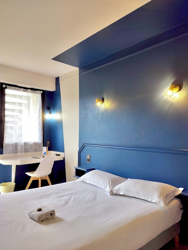 Hôtel La Tour Des Anglais - Mayenne