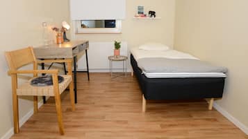 Quarto solteiro básico | Roupa de cama
