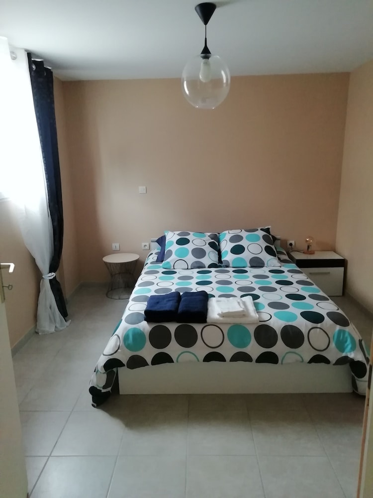 Appartement à 20mn De La Ville A Pied, Animaux De Compagnie Acceptés - Monbazillac