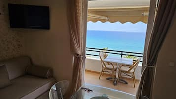 Apartamento, 1 quarto, fumadores, varanda | Sala de estar