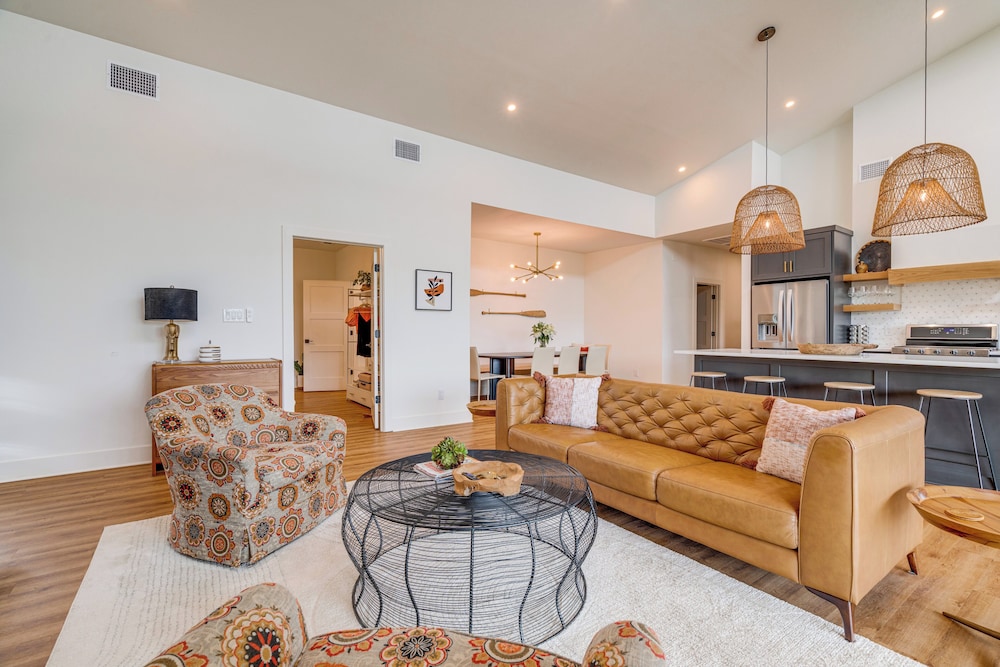 Chic Burnet Home On Lake Buchanan W/ 2 Fireplaces! - Lake Buchanan, TX