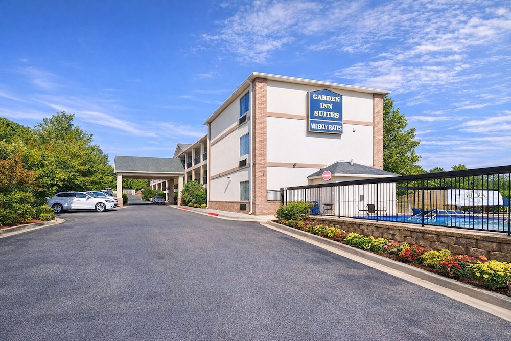 Garden Inn Hotel - Fairburn, GA