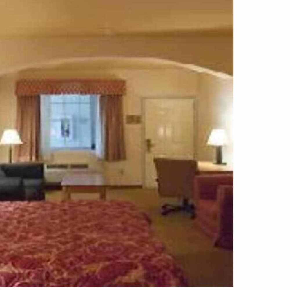 Garden Inn Hotel - Fairburn, GA