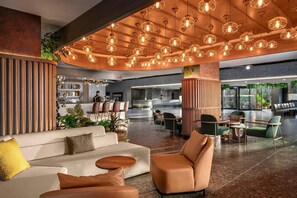 Área de estar no saguão