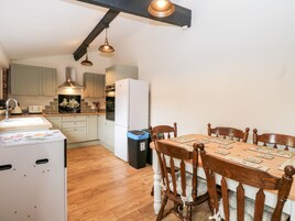 Lava-louças, chaleira elétrica, torradeira