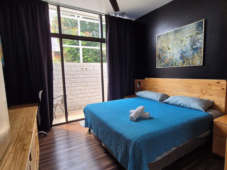 Estúdio Superior, 1 cama king-size, cozinha | Comodidade do quarto