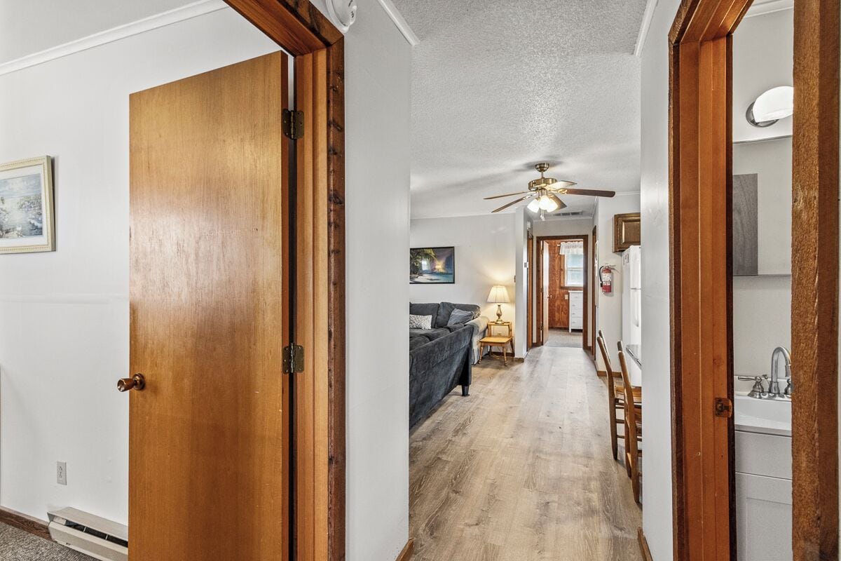 Classic Hatteras Island Beach Cottage, Only A 5 Minute Stroll To The Beach - Outer Banks, NC