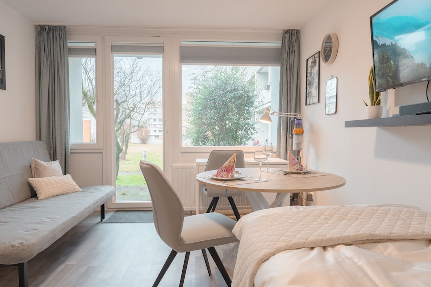 Zentral Nah Mhh Terrasse Komfort - 1-zimmer-apartment Boxspringbett, Schlafsofa - Hanover